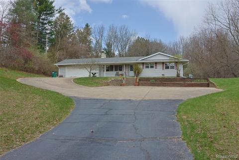 2775 Hummer Lake Road , Ortonville, Michigan 48462.