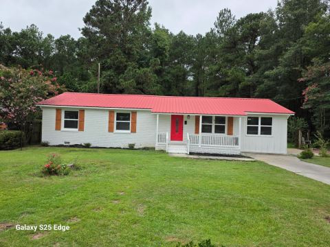 100 Wall St. , Marion, SC 29571.