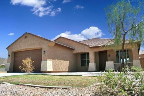 2333 W MILA Way , San Tan Valley, AZ 85144.