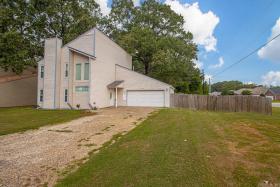 8711 Cayuga Ln, Sherwood, AR 72120.