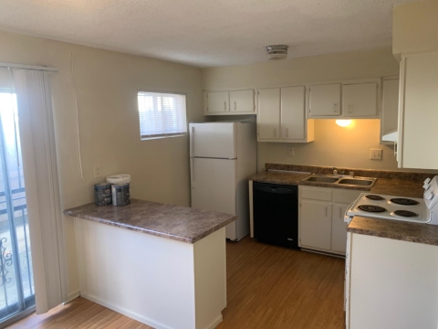 3438 SPOTTSWOOD AVE #3438, Memphis, TN 38111.