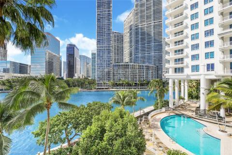 701 Brickell Key Blvd #404, Miami, FL 33131.