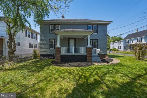 734 S EAST AVENUE , VINELAND, NJ 08360.