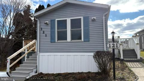 121 PHEASANT RIDGE CIRCLE , LANCASTER, PA 17603.