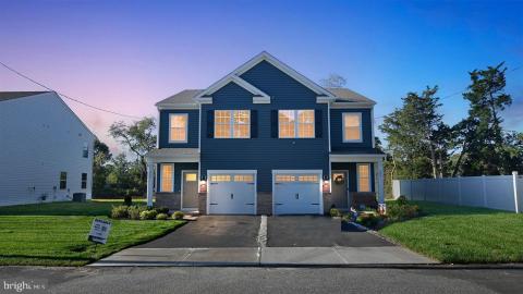 126 W MONTGOMERY AVENUE , WILDWOOD, NJ 08260.