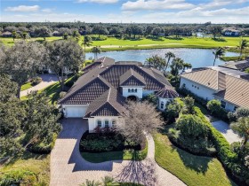 2984 Saint Barnabas Court , Naples, FL 34105.