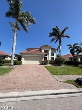 2427 Ashbury Circle , Cape Coral, FL 33991.