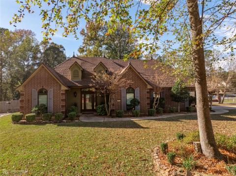 163 Dogwood South Lane , Haughton, LA 71037.