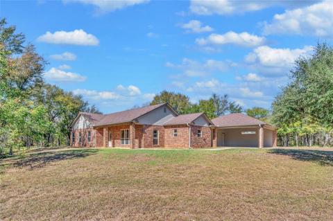 556 Wildwood Trail , Lorena, TX 76655.