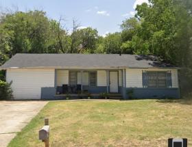 122 Brewster Street , Robinson, TX 76706.