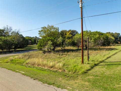 41033 Flagstone Circle , Whitney, TX 76692.