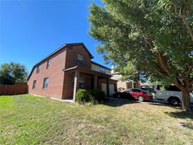 2913 Castlebend Drive , Seagoville, TX 75159.