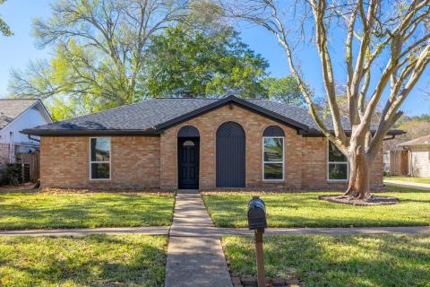 438 Concordia Drive , Katy, TX 77450.