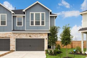 5518 Amber Brook Lane , Fulshear, TX 77441.