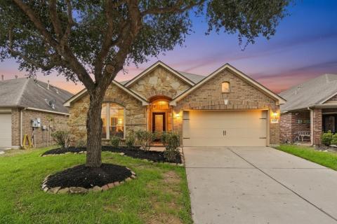 10923 Starling Drive , Richmond, TX 77406.