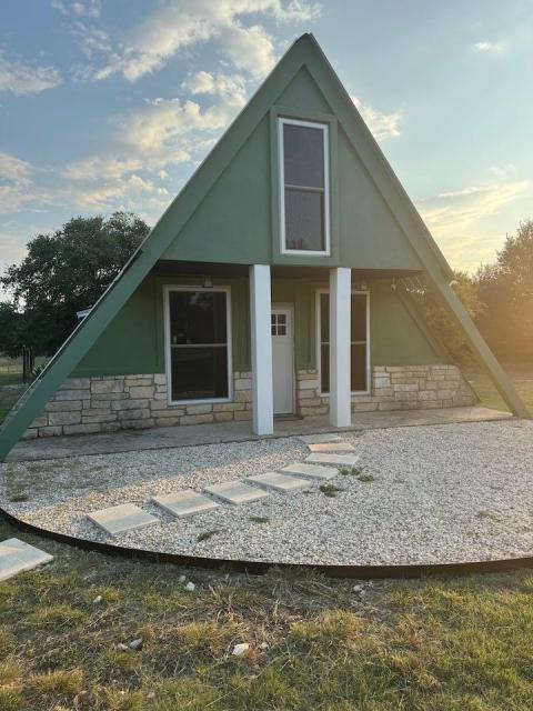 1115 County Road 220 N, Florence, TX 76527.