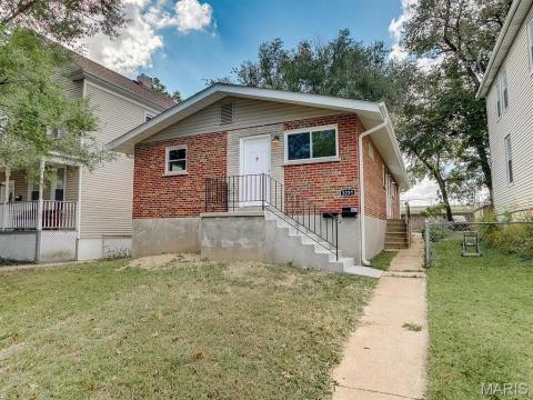 3237 Portis Avenue , St Louis, MO 63116.