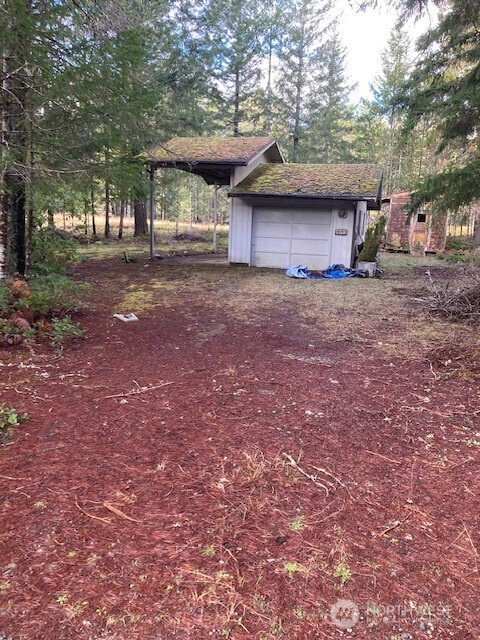 621 N Rainbow Way E, Hoodsport, WA 98548.