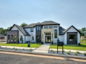 4424 Redbud Circle , Oklahoma City, OK 73111.