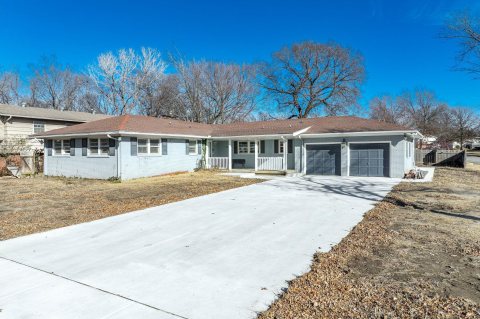 1128 N Kevin Rd , Wichita, KS 67208.